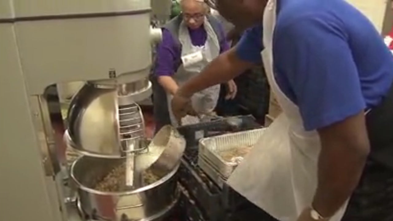 Volunteers prepare for 48th annual Hosea Helps Christmas Dinner | FOX 5 ...