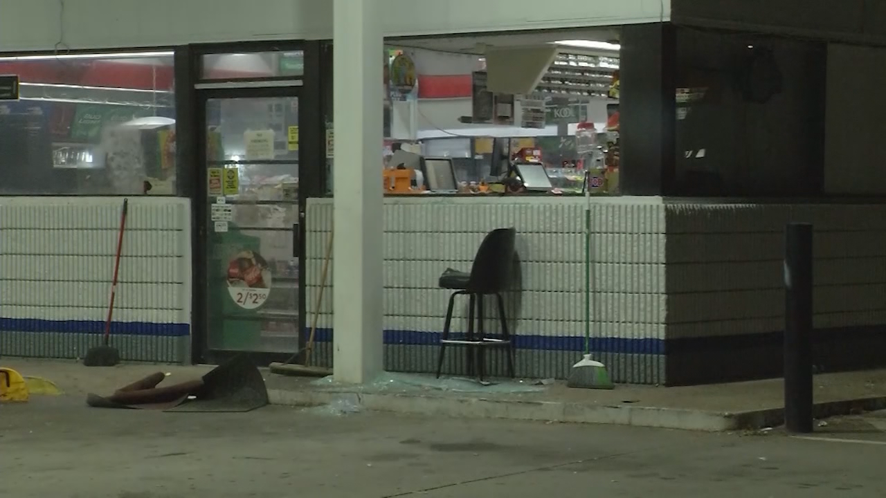 Gas Station Clerk Shot During Robbery Fox 5 Atlanta