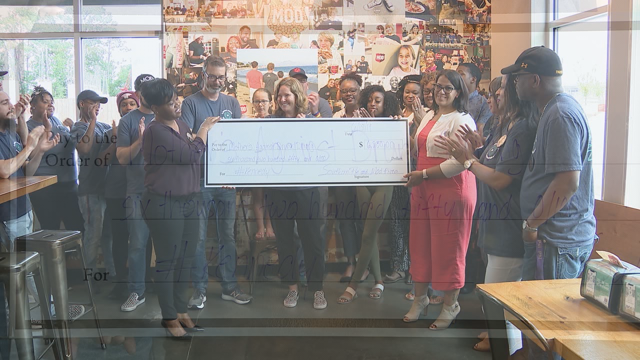 Mod Pizza Presents Check To Madd Fox 5 Atlanta