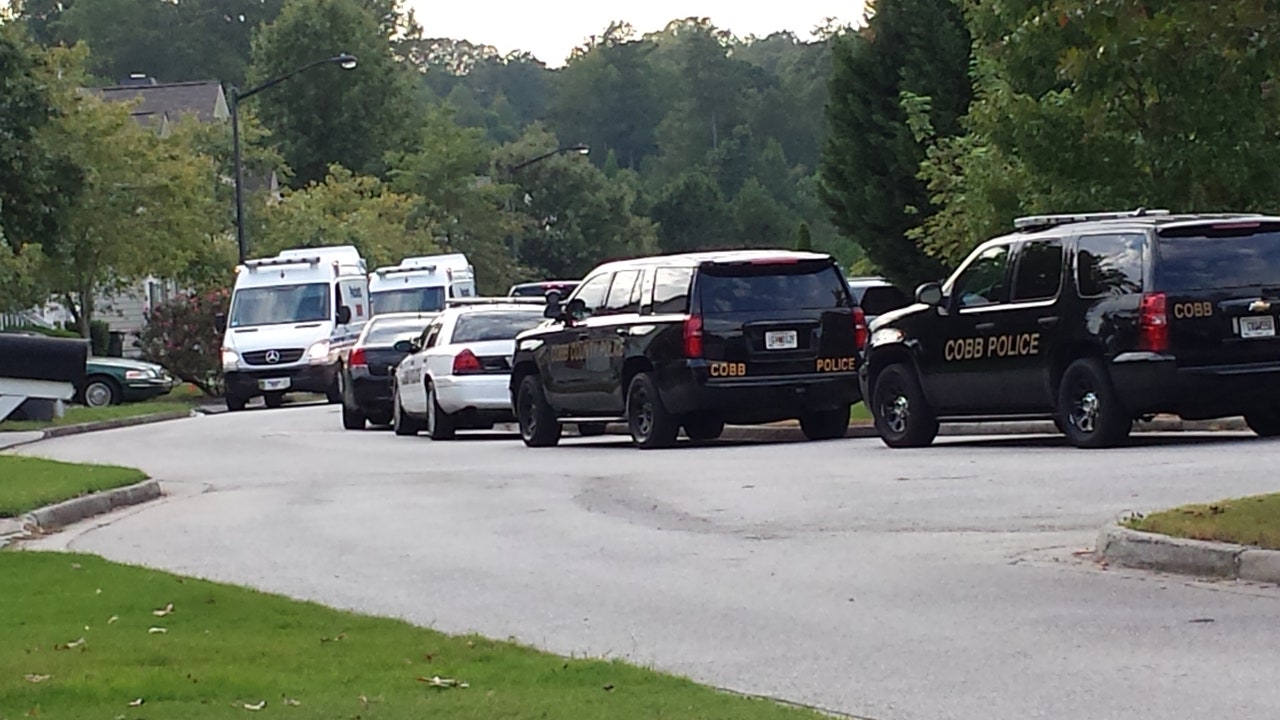 Police Search For Man After Swat Standoff Fox 5 Atlanta