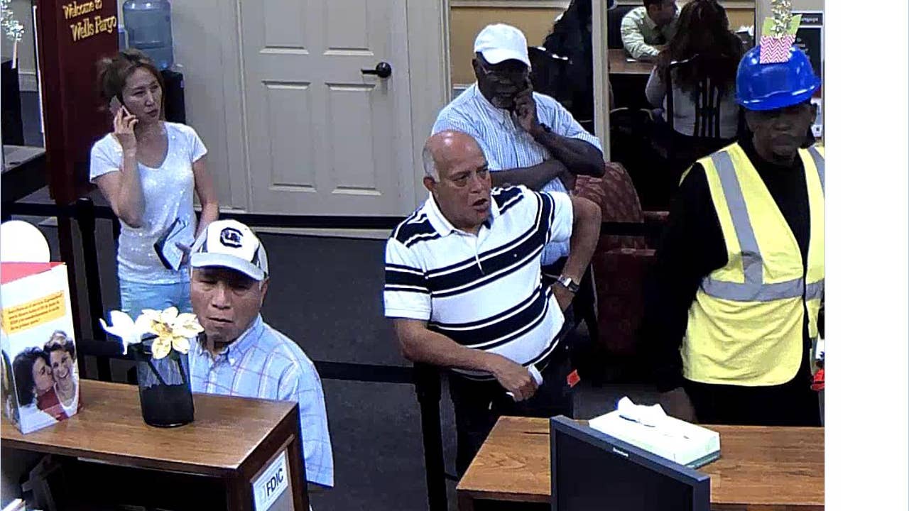 Robber dressed as construction worker robs bank | FOX 5 Atlanta