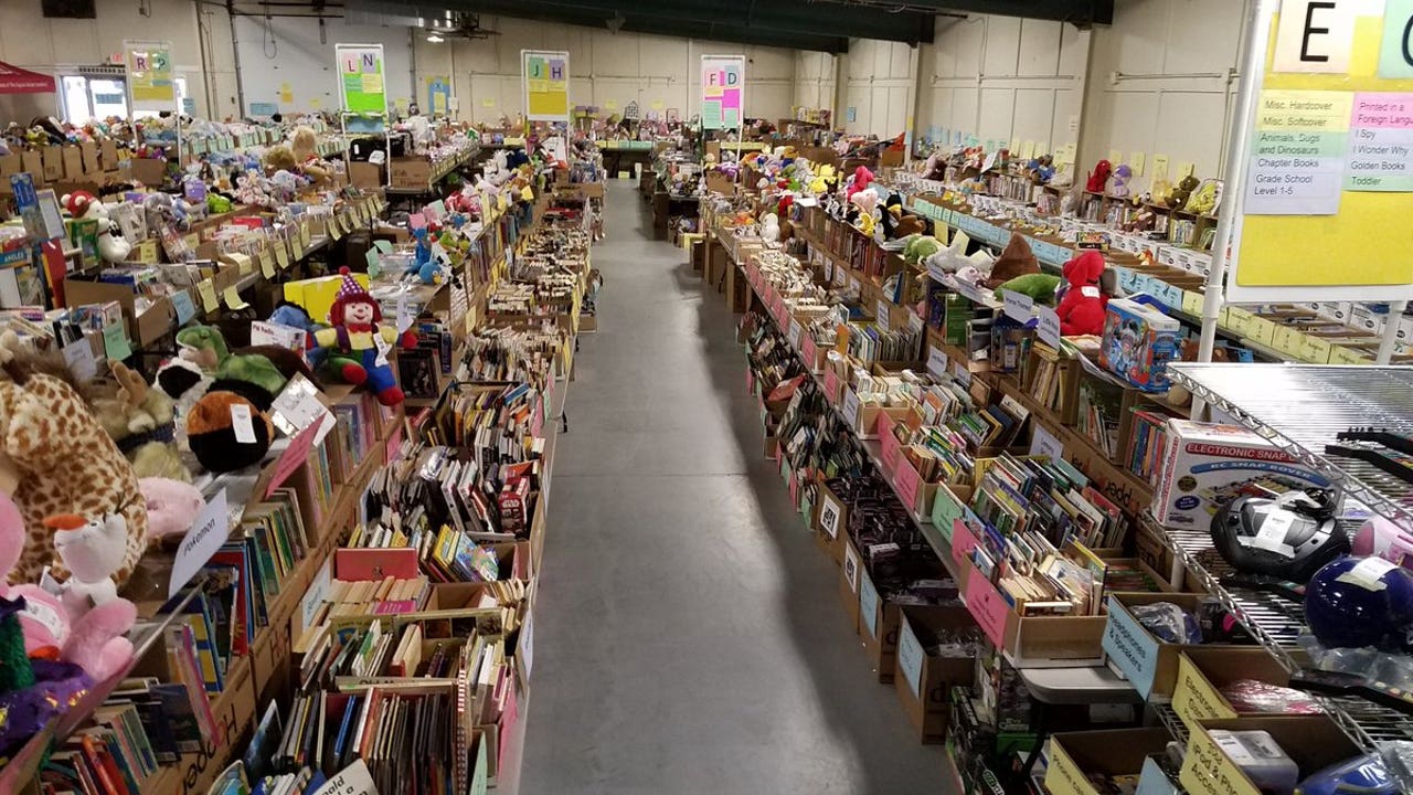 Parents line up for Kidsignments Fall Sale opening day | FOX 5 Atlanta