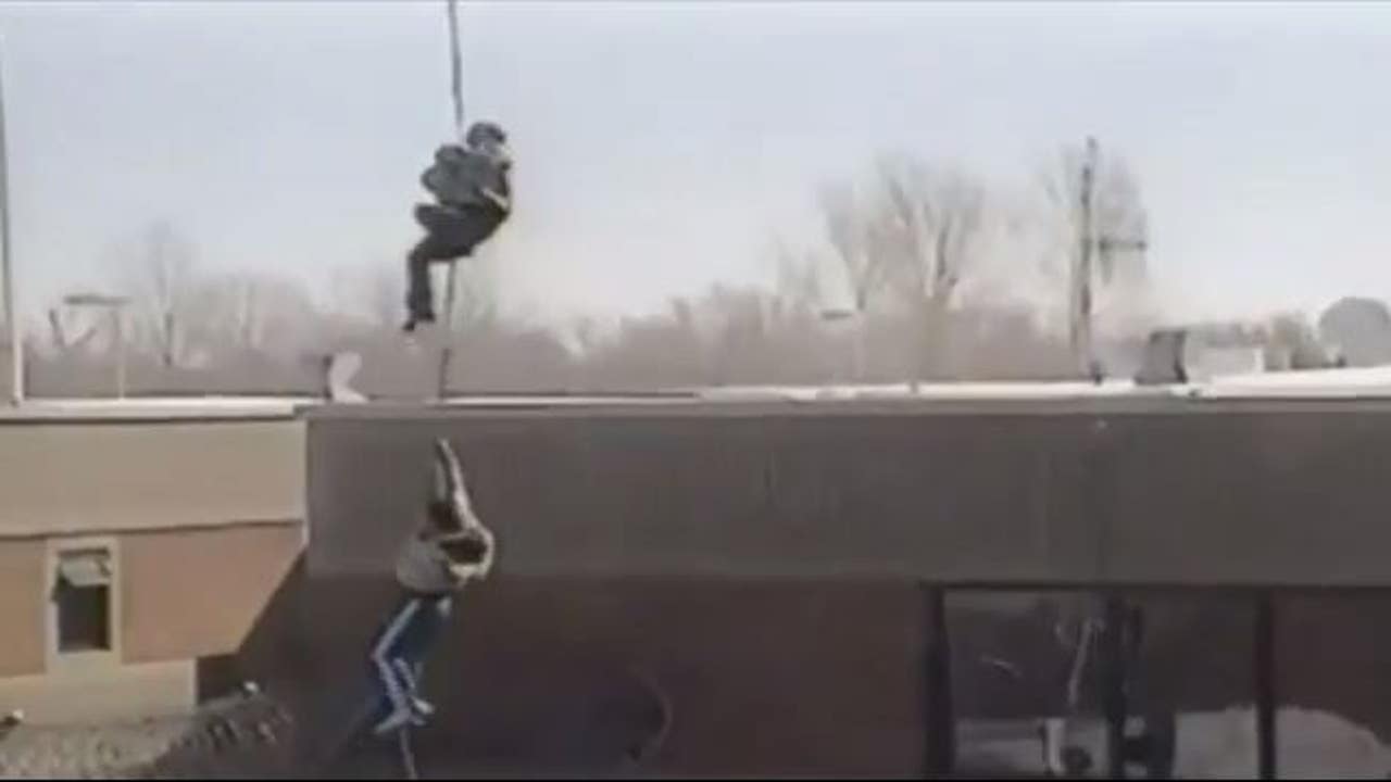 MUST SEE: Mind-blowing prison escape caught on tape