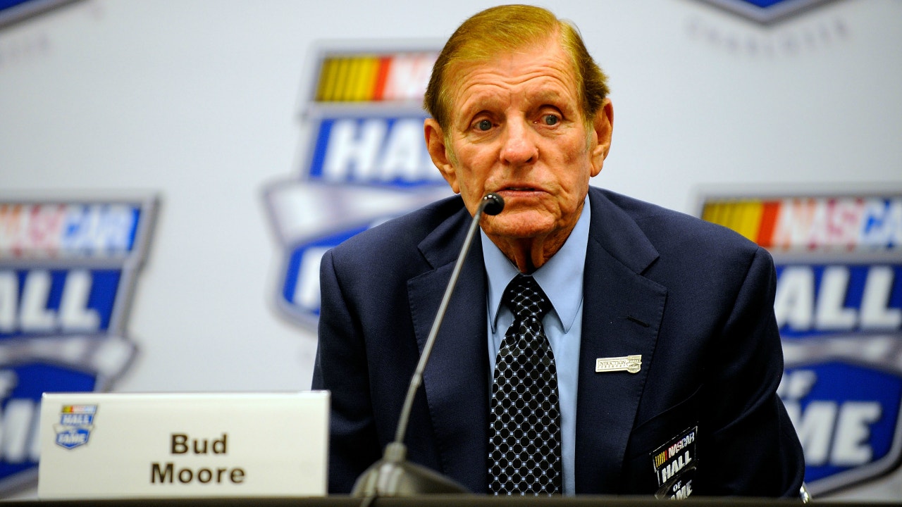 NASCAR Hall of Famer, World War II vet Bud Moore dies at 92 | FOX 5 Atlanta