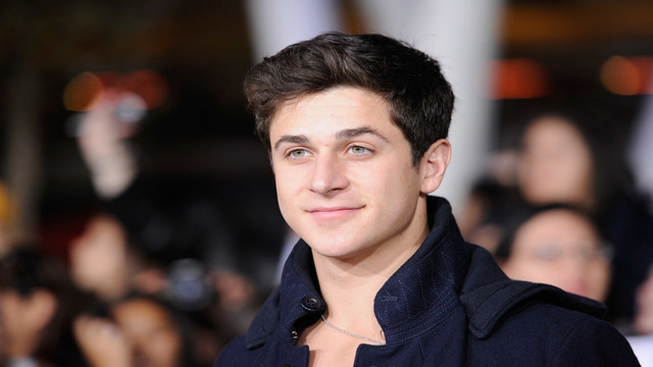 Actor David Henrie arrested at LAX, authorities say | FOX 5 Atlanta