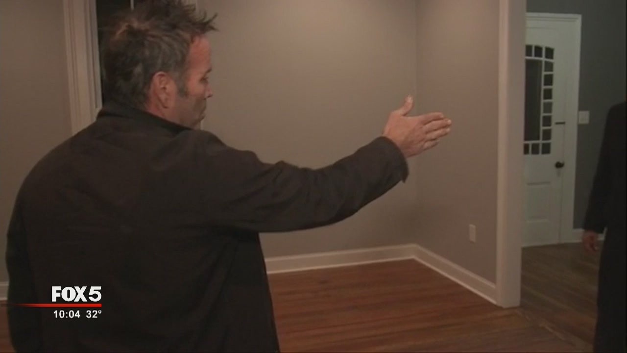 Man describes terrorizing moments home intruder held him hostage