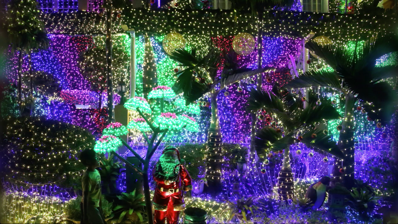 The Story Behind The Tradition Of Hanging Holiday Lights the-story-behind-the-tradition-of-hanging-holiday-lights