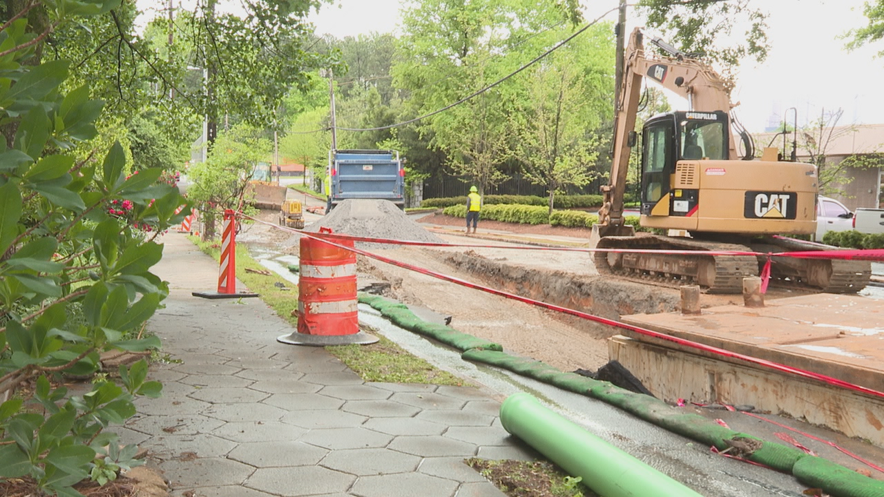 Police: Armed pair dressed as construction workers attempt to rob a ...