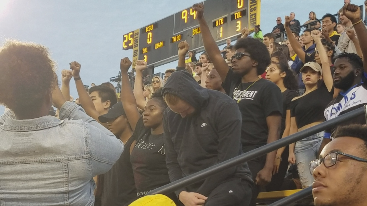 KSU Students kneel for anthem in stands | FOX 5 Atlanta