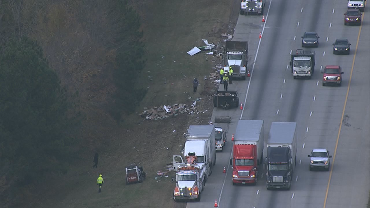 Fed-Ex trucks crash on I-75 in Cobb County | FOX 5 Atlanta