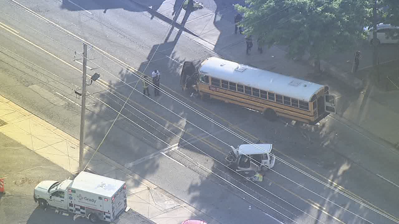 Multiple injuries reported after school bus, van crash in southwest ... Multiple injuries reported after school bus, van crash in southwest ...