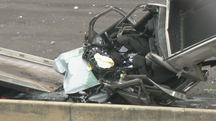 Truck drives off overpass, crashes into I-75 | FOX 5 Atlanta