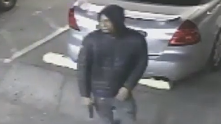 Dangerous convenience store robbery caught on camera | FOX 5 Atlanta