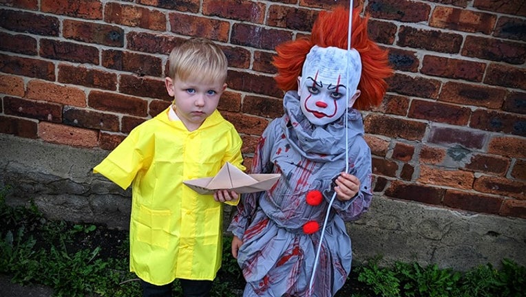 Pennywise and georgie costume store