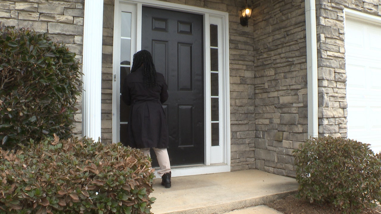 Single Mom Scammed With Fake Lease Single Mom Scammed With Fake Lease
