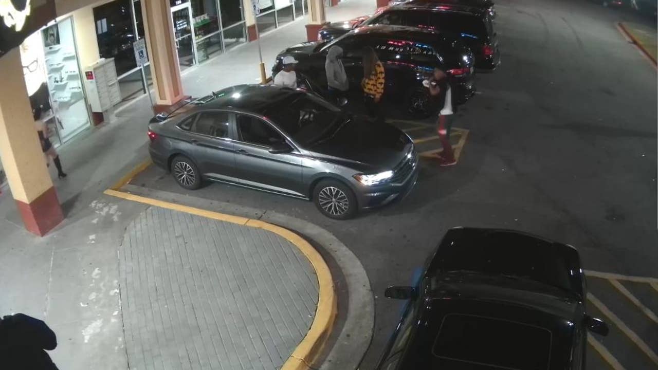 Kennesaw Police Searching For Man After Armed Robbery Fox 5 Atlanta 7852