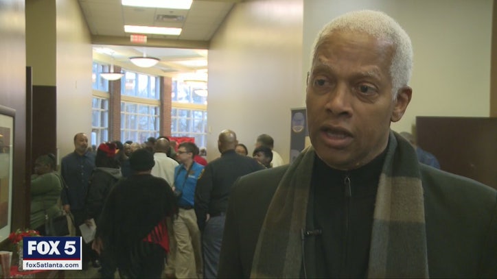 Rep. Hank Johnson hosts a restoration resource fair for ex-offenders ...