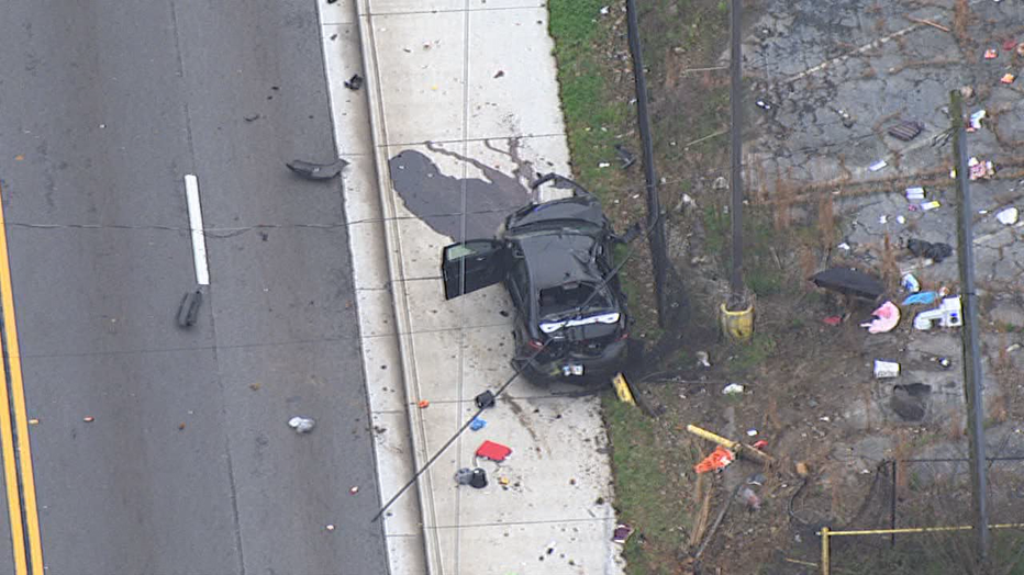 Police Man Arrested After Carjacking Chase Crash In Southwest
