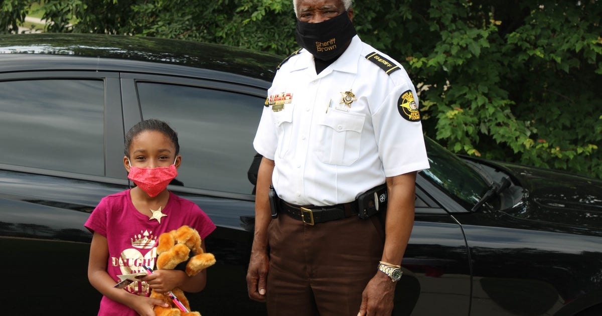 Georgia sheriff helps 10-year-old overcome 'fear of police' | FOX 5 Atlanta