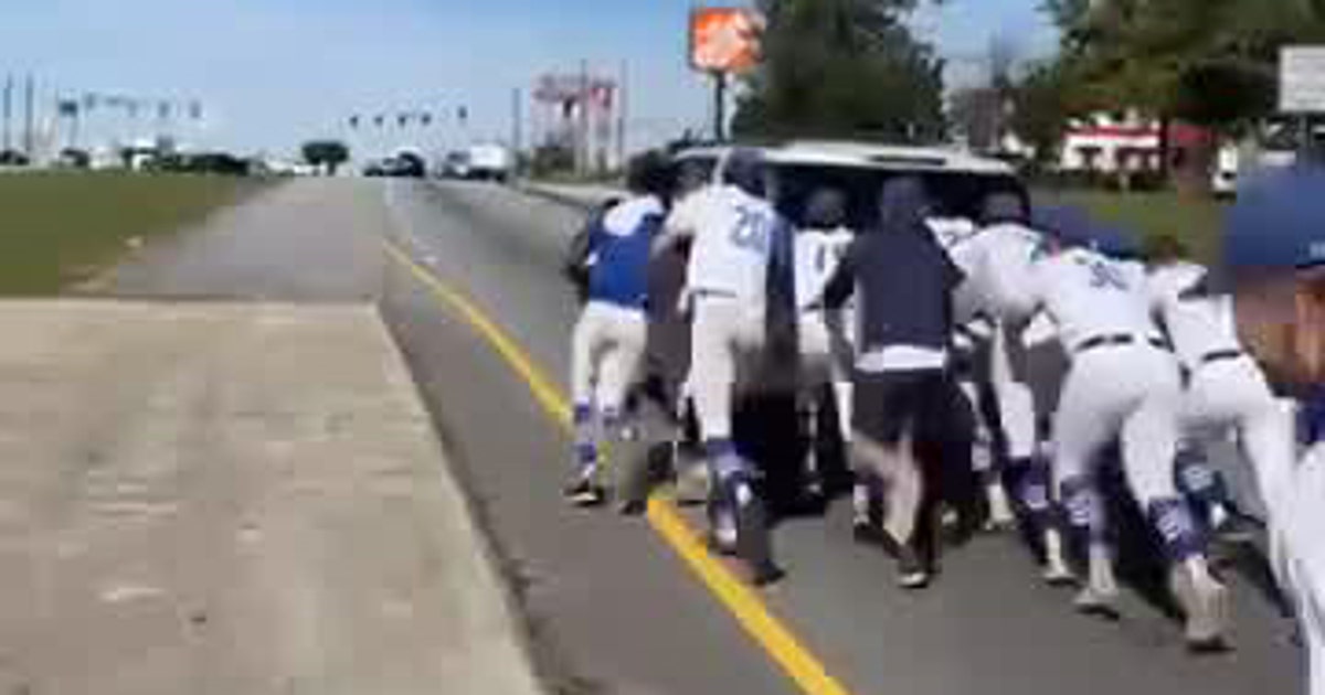 Gordon State baseball team stops bus to help move stranded car | FOX 5 ...