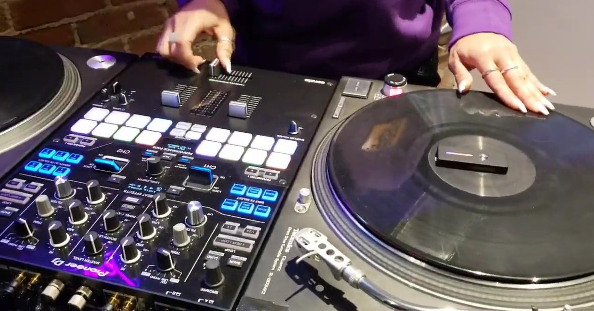 Learn how to start from 'scratch' at Atlanta’s new DJ school | FOX 5 ...