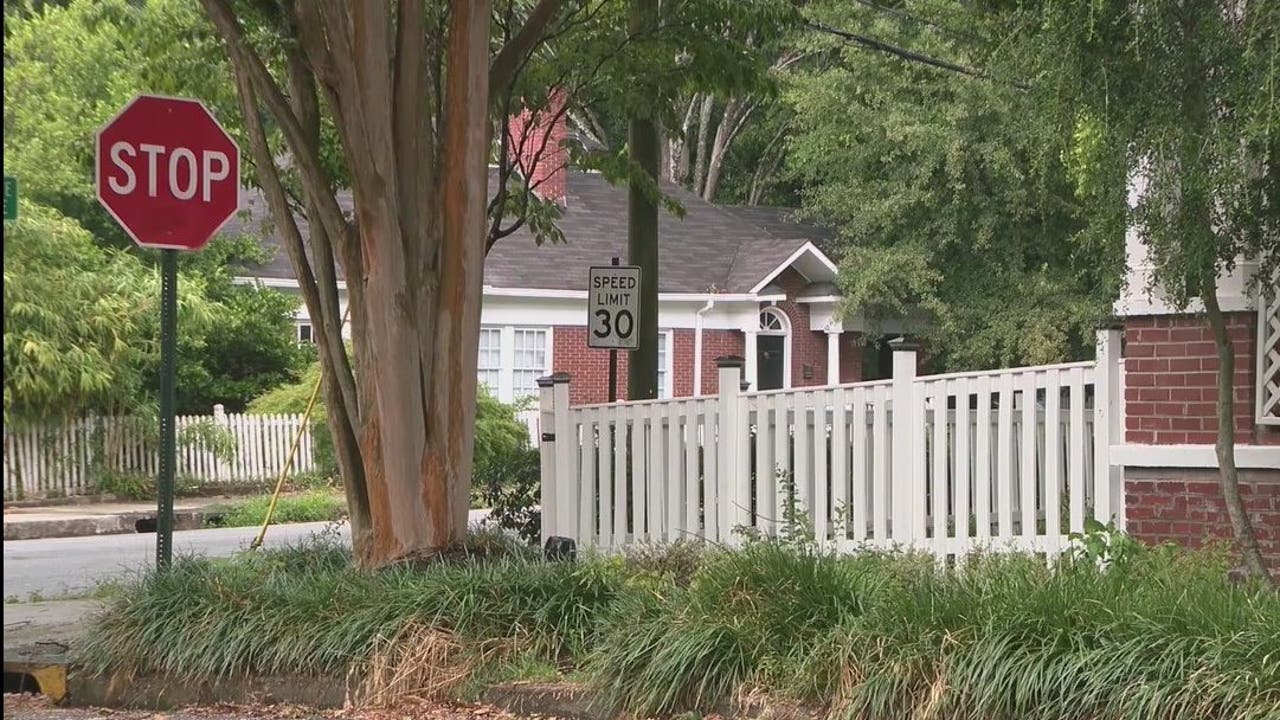 Woman Wakes Up To Man Hovering Over Her Bed Demands Money And Sex Fox 5 Atlanta