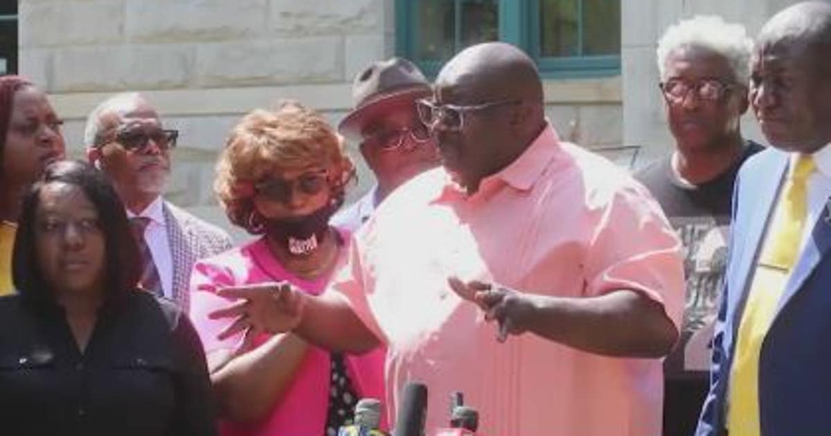 Family of Georgia woman who fell from patrol car and died demands ...