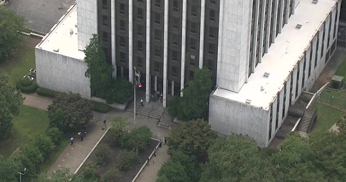 DeKalb County courthouse evacuated for power outage, clerk says | FOX 5 ...