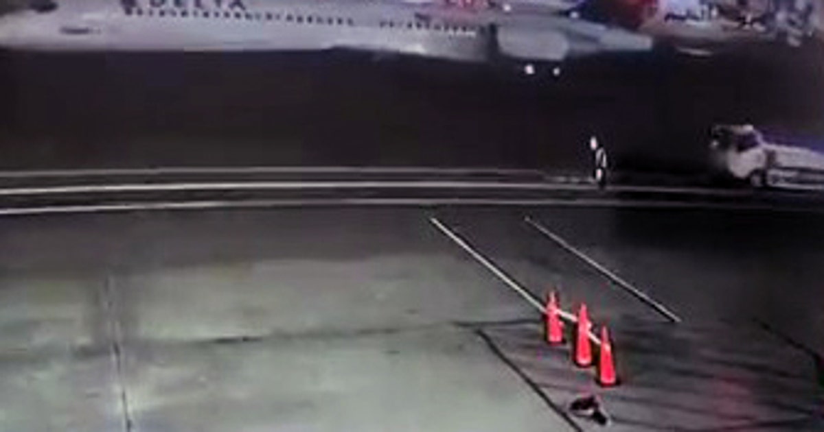 Delta ramp worker struck by service vehicle on ramp at Atlanta airport ...
