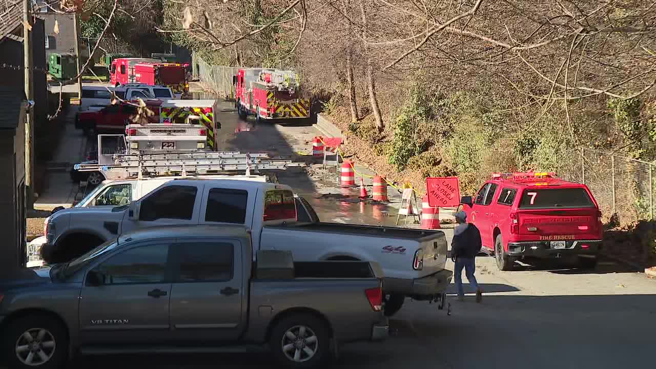 Firefighters battle blaze at Brookhaven apartments | FOX 5 Atlanta