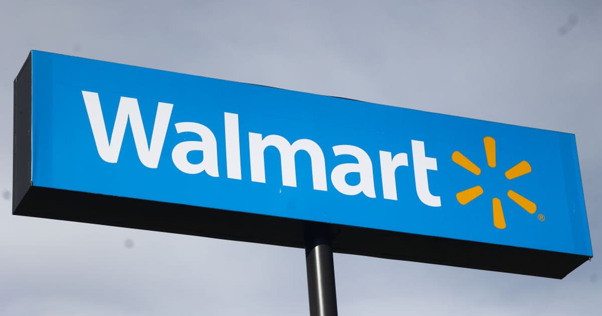 Walmart customer upset over long line pours bleach, oil, syrup (you ...