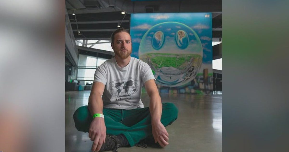 Meet the Atlanta artist behind the chrome reflective smiley face mural ...