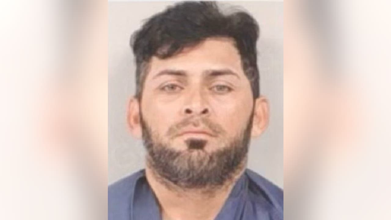 'Armed and dangerous' man wanted in central Georgia 'Armed and dangerous' man wanted in central Georgia