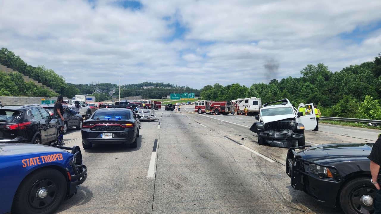 Multi-vehicle crash shuts down I-75 northbound in Cobb County | FOX 5 ...