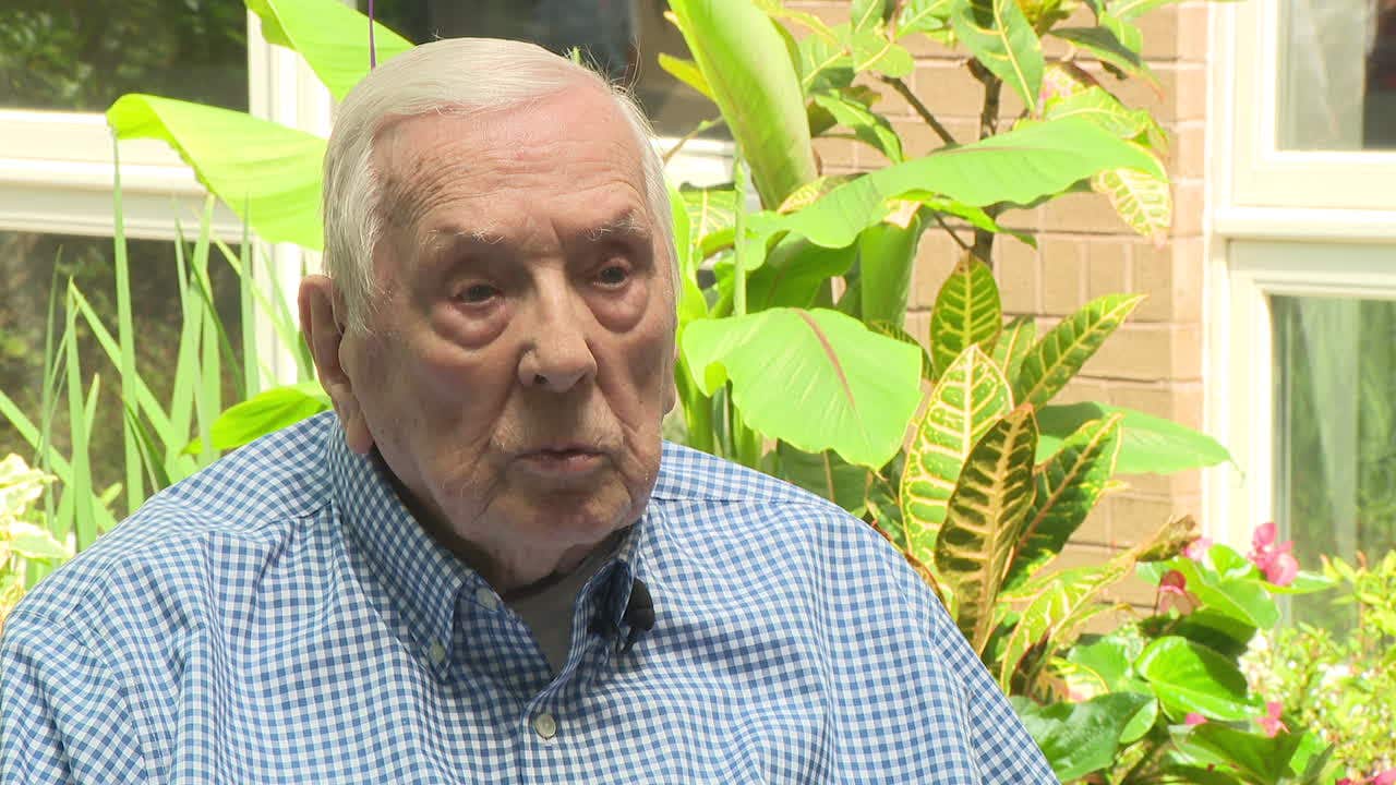 Atlanta World War II veteran celebrates 102nd birthday | FOX 5 Atlanta