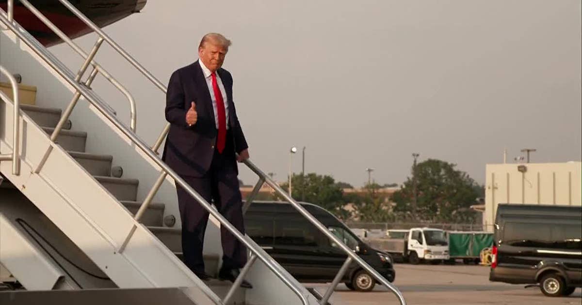 Trump surrenders at Fulton County Jail in Georgia election indictment ...