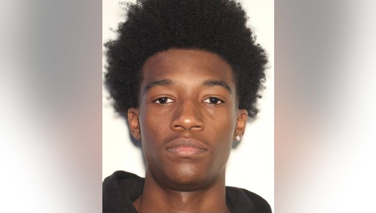 Manhunt underway in Clayton County for murder suspect | FOX 5 Atlanta Manhunt underway in Clayton County for murder suspect | FOX 5 Atlanta