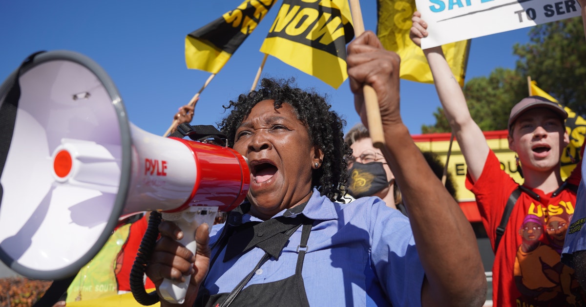 Georgia Waffle House workers strike over mandatory 'meal credit ...