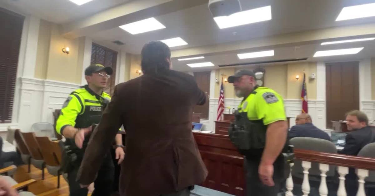 Athens City Hall dueling protests after Laken Riley murder | FOX 5 Atlanta