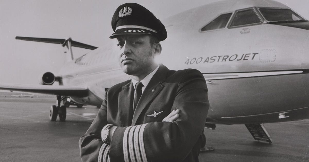 David Harris, 1st Black pilot hired by a major U.S. airline, dies at 89 ...