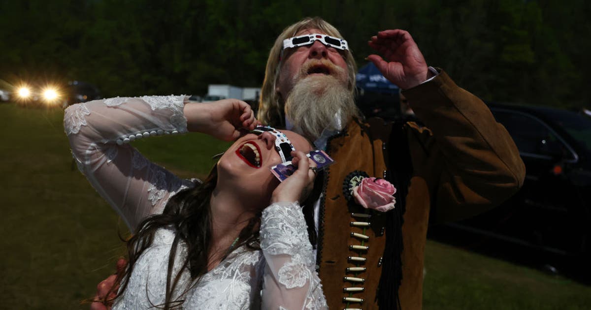 Solar eclipse memes that are actually good to stare at | FOX 5 Atlanta