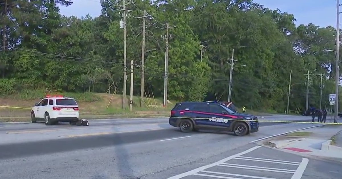Pedestrian struck Sunday morning on Campbellton Road | FOX 5 Atlanta