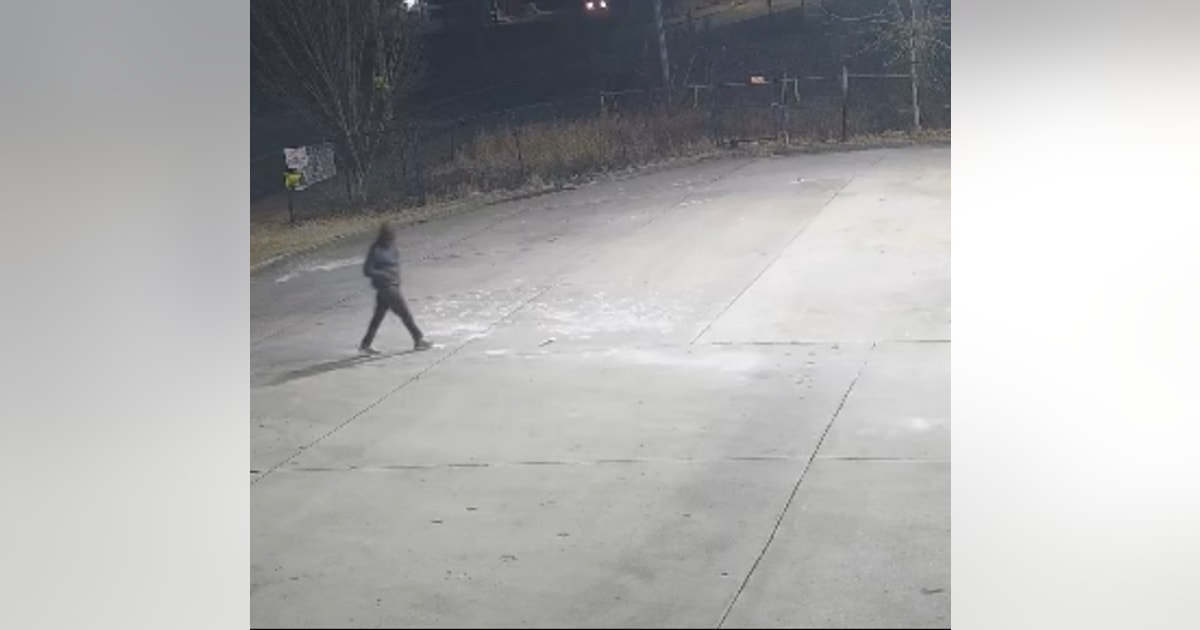 Police Searching For Suspect In Sw Atlanta Gas Station Armed Robbery