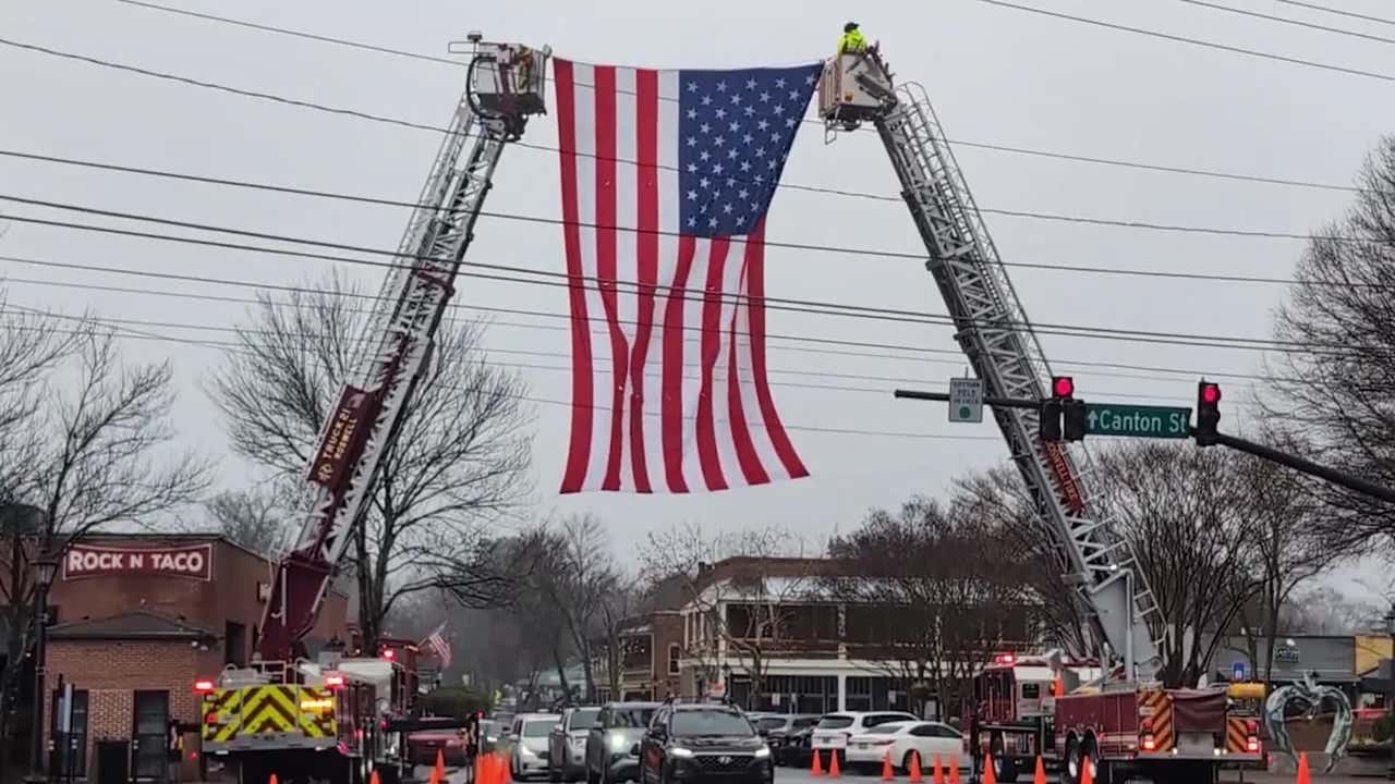 Roswell mourns fallen Officer Jeremy Labonte at visitation | FOX 5 Atlanta