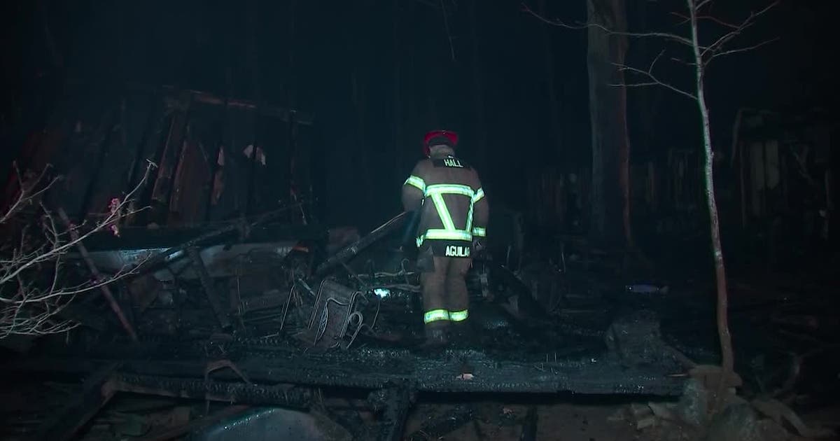 6 people displaced after massive fire at Hall County mobile home park ...