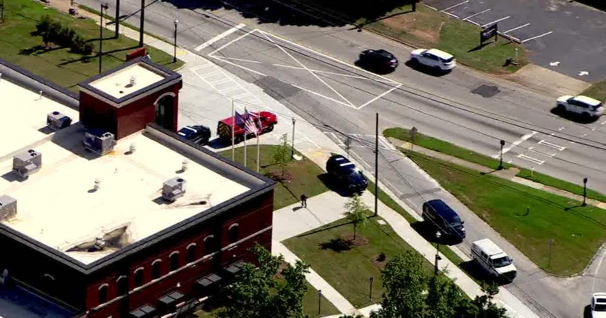 Shooting outside DeKalb County firehouse leaves 1 critical | FOX 5 Atlanta