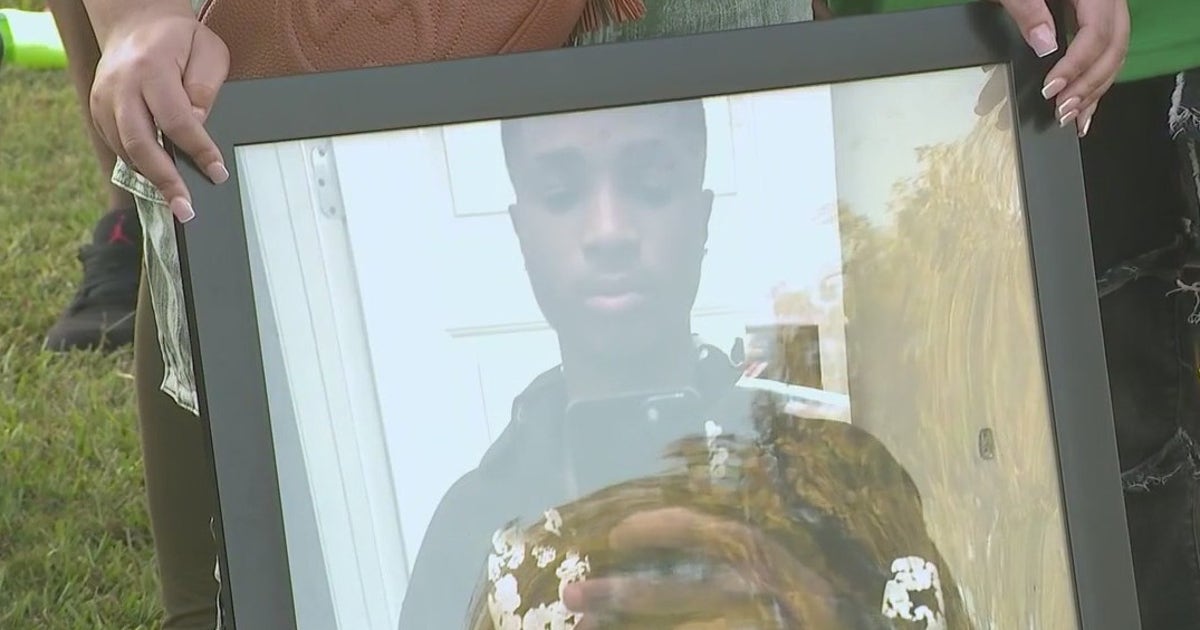Community gathers to honor slain teen Zion Barrett at Lovejoy Park ...