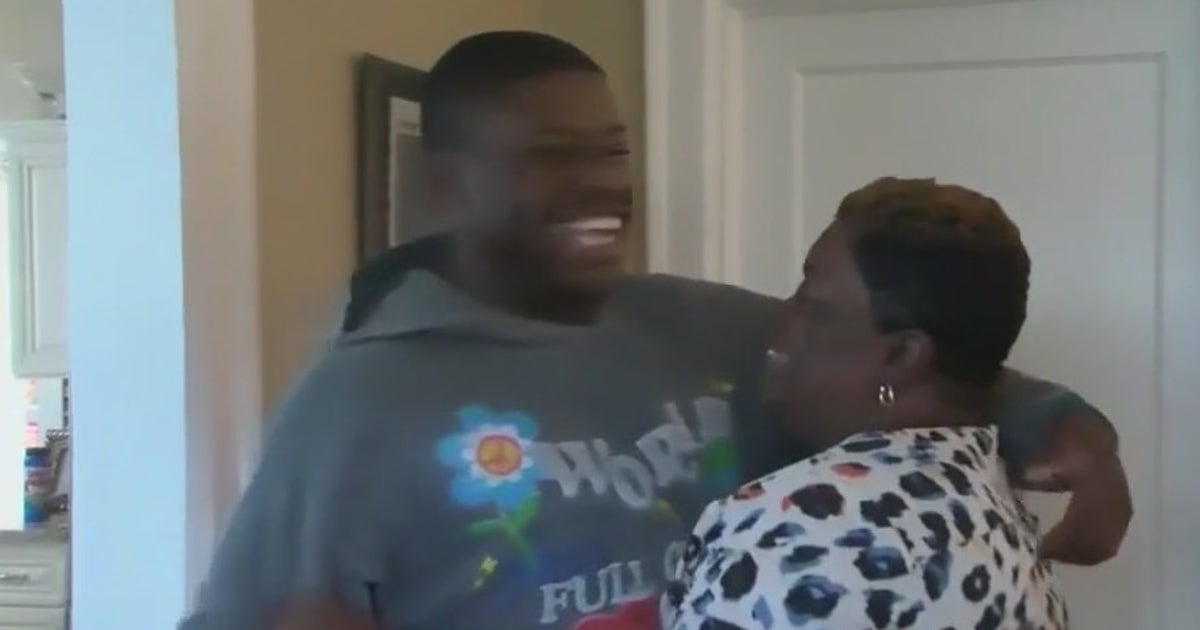 Airman surprises Savannah mother before Germany deployment | FOX 5 Atlanta