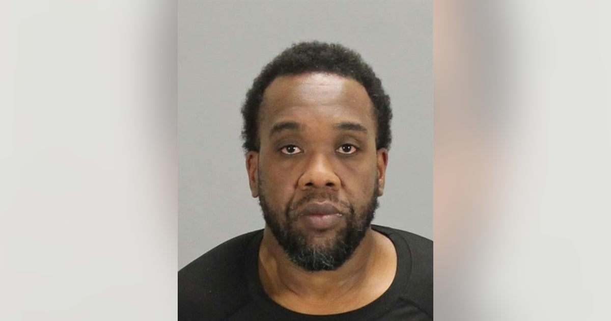 Clayton County jail officer accused of taking $10K, sneaking contraband ...