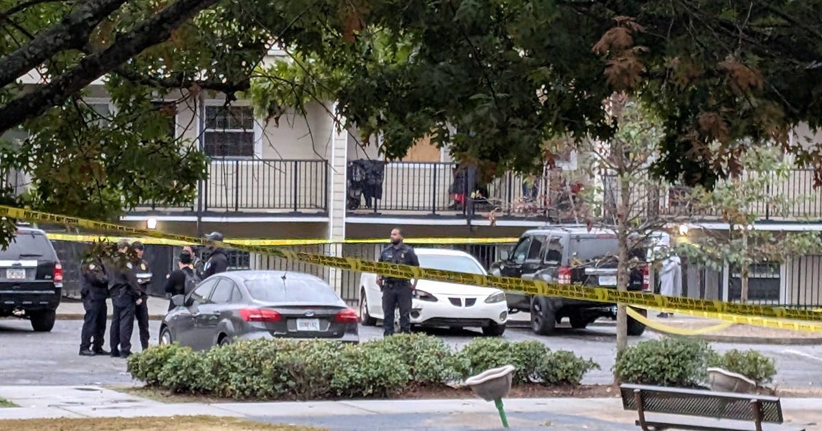 Woman shot to death on Center Street in northwest Atlanta | FOX 5 Atlanta